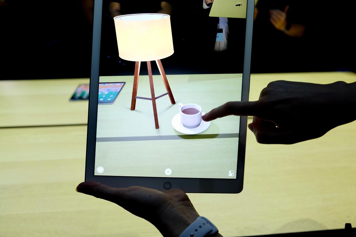 5 Reasons Why Augmented Reality is the Next Big Thing - MindxMaster