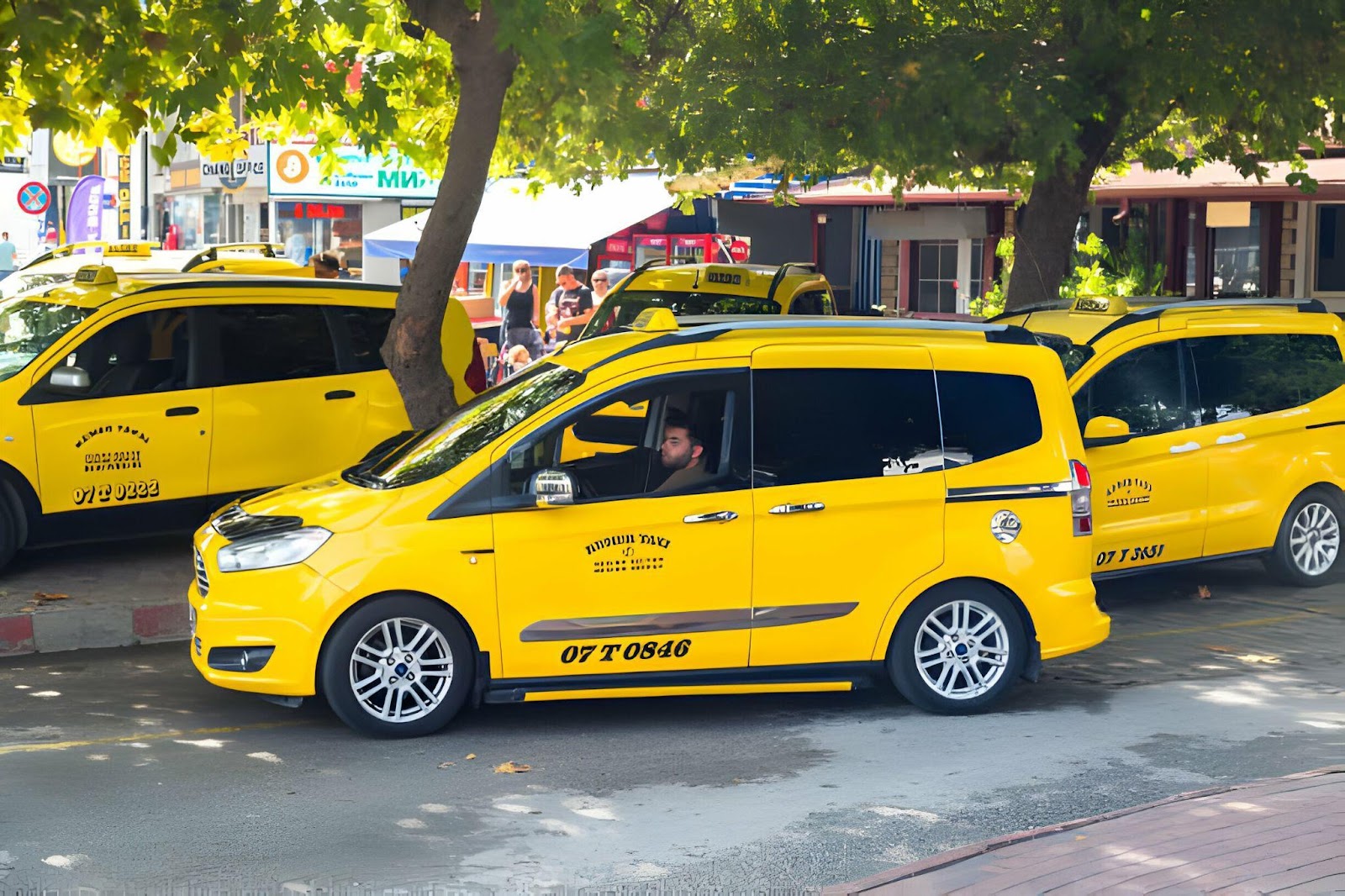 How to Choose the Right Chinnor Taxis for Your Travels - MindxMaster