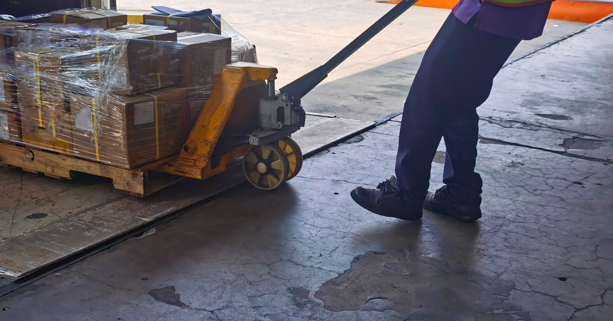 How To Streamline Unloading Freight for Your Business