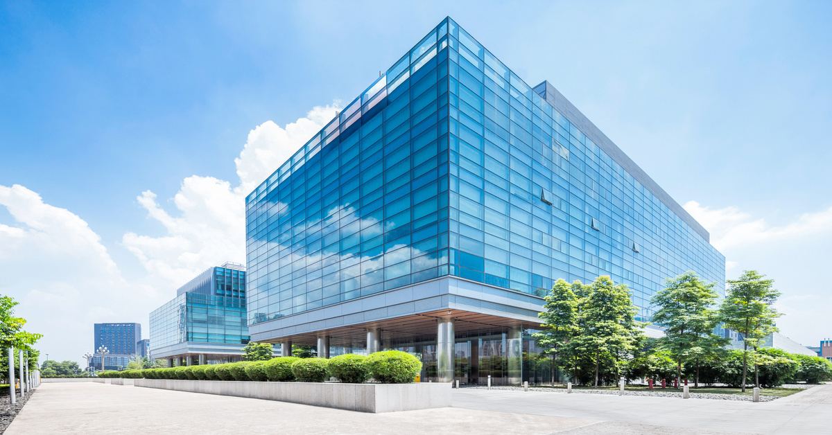 Trends Shaping the Future of Commercial Buildings - MindxMaster